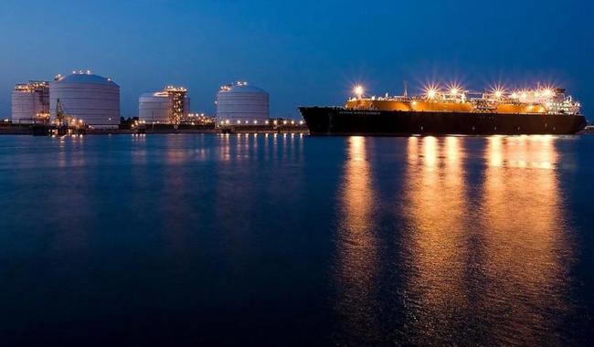 Shell's LNG Outlook for Asia Faces Volume-Price Dilemma
