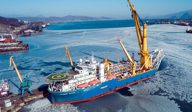 Russia to Launch First Domestically Built Ice-Class LNG Tanker This Year